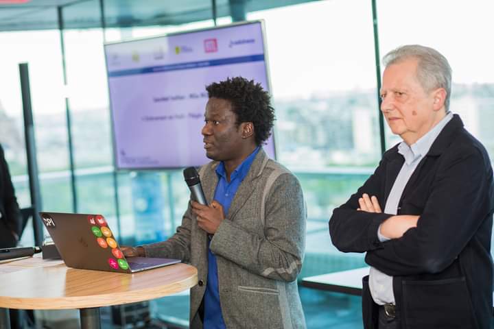 Le journaliste haïtien Milo Milfort, décroche une bourse internationale ...